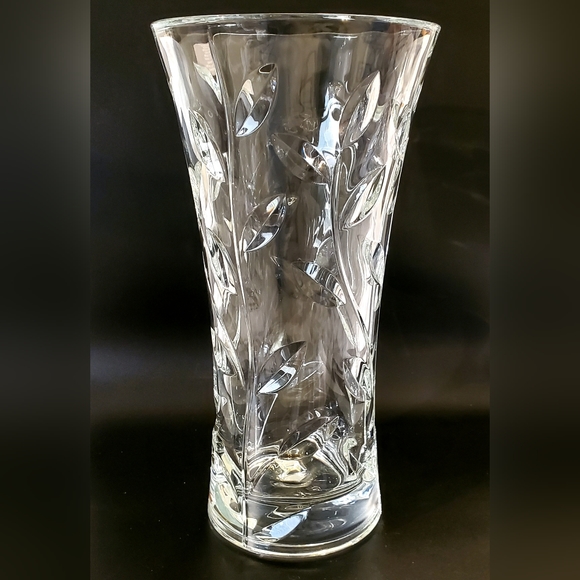 RCR | Accents | 1 34 Laurus Italian Crystal Vase By Rcr | Poshmark